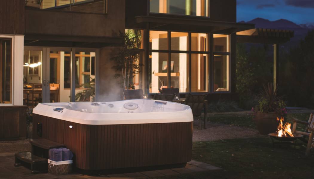 The 411 on Jacuzzi® and Hydrotherapeutic Massage - Imagine Backyard Living
